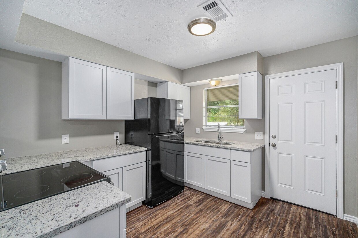 1303 S 2nd St, Conroe, TX 77301 - House Rental in Conroe, TX ...