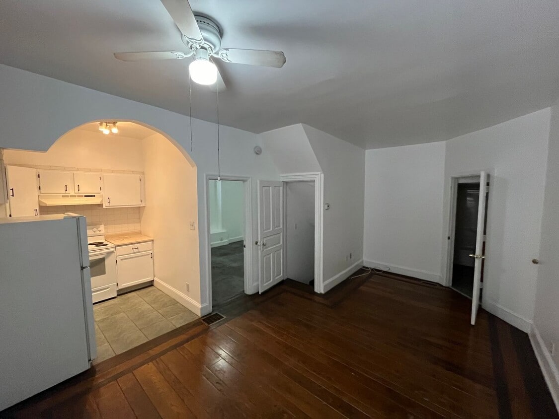 2620 Poplar St Unit 1st Floor, Philadelphia, PA 19130 - Room for Rent ...