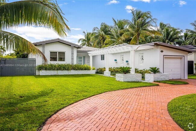 Isle of Normandy Miami View Gated Apartments for Rent - Miami Beach, FL - 11 Rentals ...