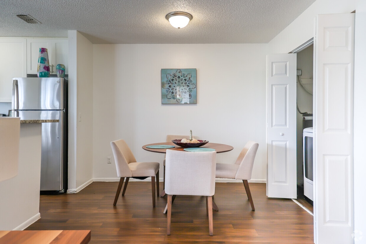 Metro Village Luxury Apartments - 222 N Hiawassee Rd Orlando, FL 32835 ...