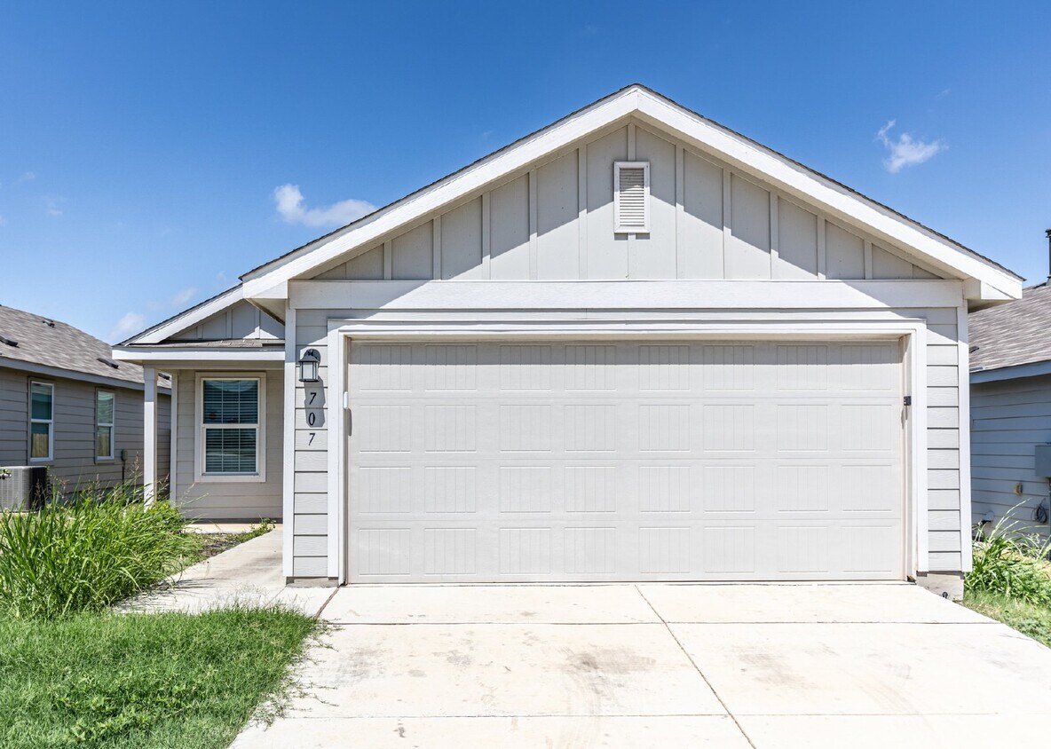 707 Ambush Ridge, San Antonio, TX 78219 - Room for Rent in San Antonio ...