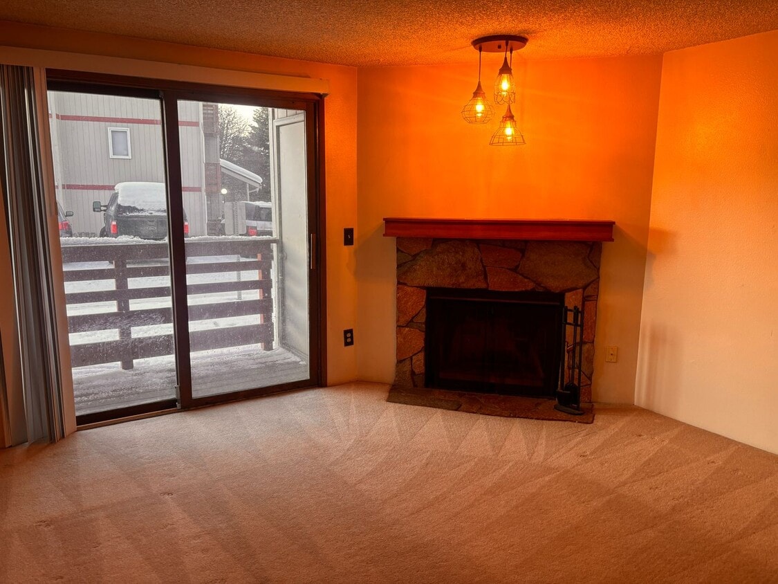 9625 Independence Dr Unit C103, Anchorage, AK 99507 - Room for Rent in ...