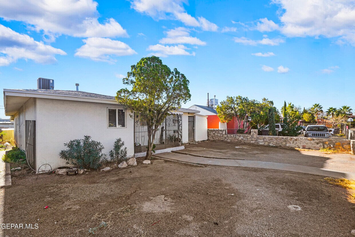 2220 Grant Ave, El Paso, TX 79930 - House Rental in El Paso, TX ...