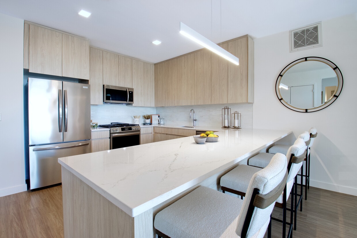 Bryant Plaza - 333 Warner Ave Roslyn Heights, NY 11577 | Apartments.com