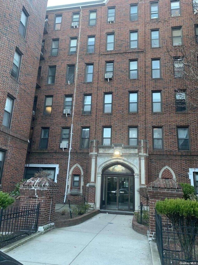 36-20 168th St Unit 6, Queens, NY 11358 - Condo for Rent in Queens, NY ...