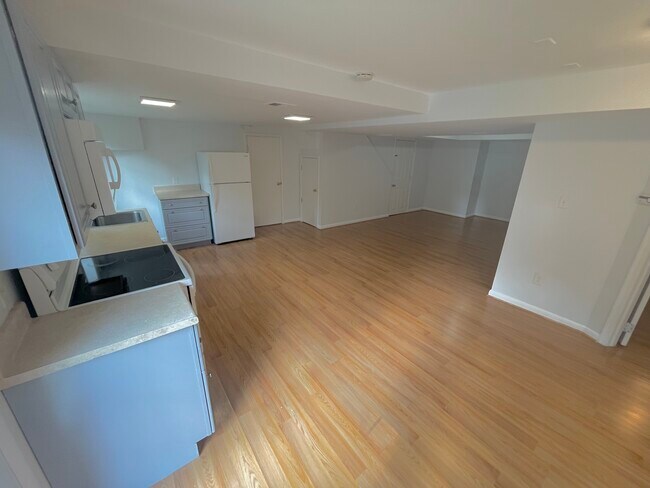 1307 Sarah Dr Unit Low level efficiency, Silver Spring, MD 20904 - 1307 ...