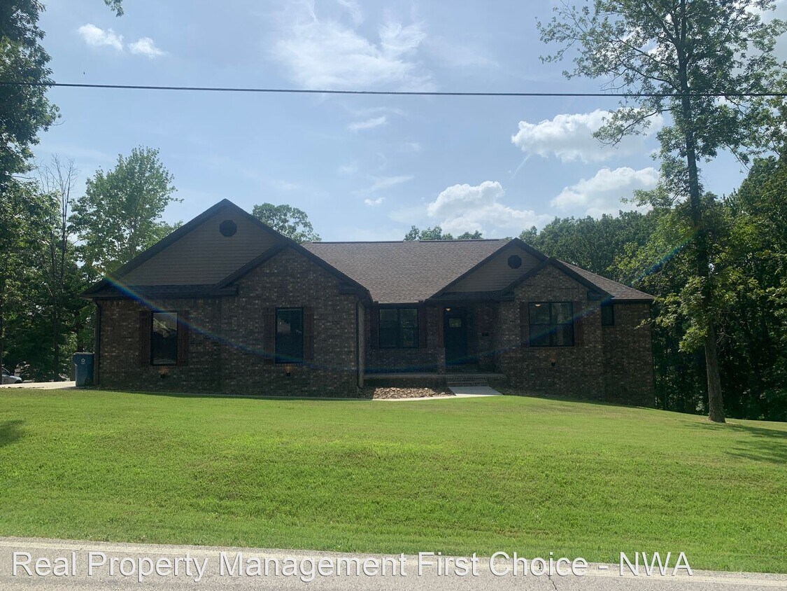 2 Cunningham Dr, Bella Vista, AR 72715 - House Rental in Bella Vista ...