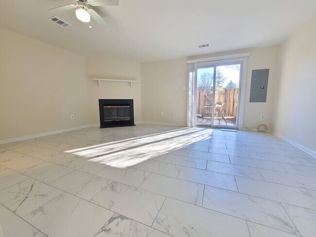 14487 Black Horse Ct, Centreville, VA 20120 - Townhome Rentals in ...