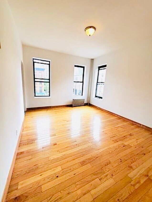 251 E 109th St, New York, NY 10029 - House Rental in New York, NY ...