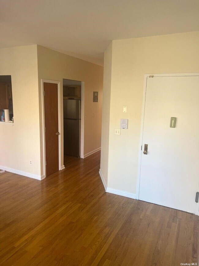 194 W 134th St, New York, NY 10030 - Room for Rent in New York, NY ...