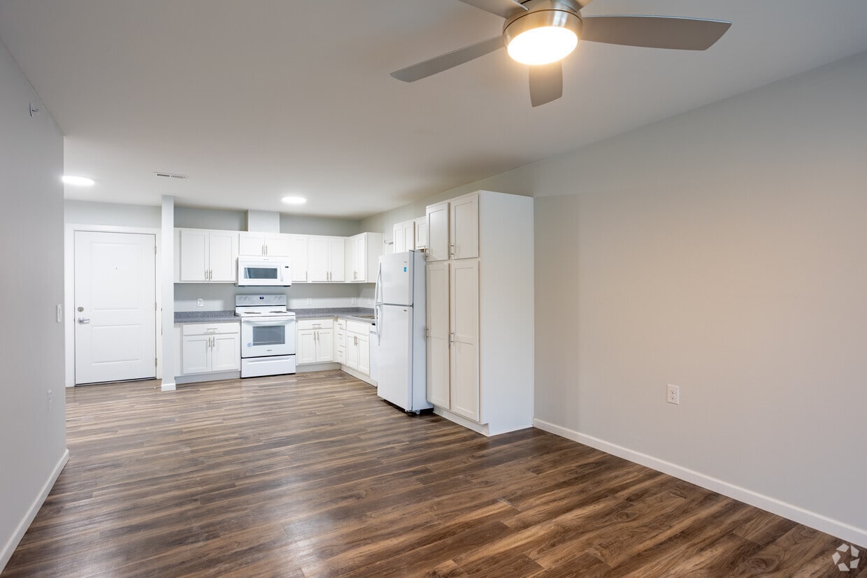 Cottage Bluff Apartments - 907 Ikes Peak Rd Clinton, IA 52732 ...
