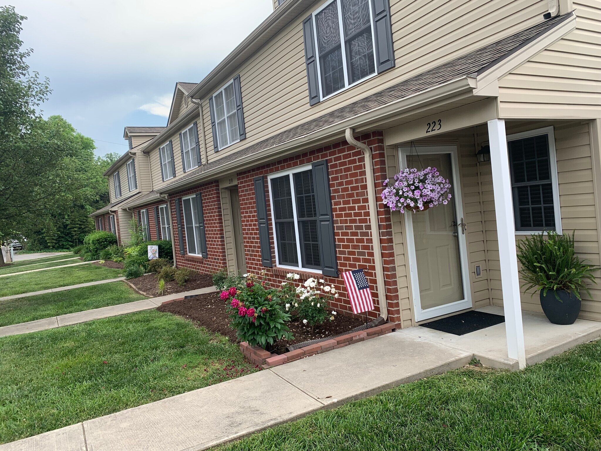 219 Ross St, Salem, VA 24153 - Townhome Rentals in Salem VA ...