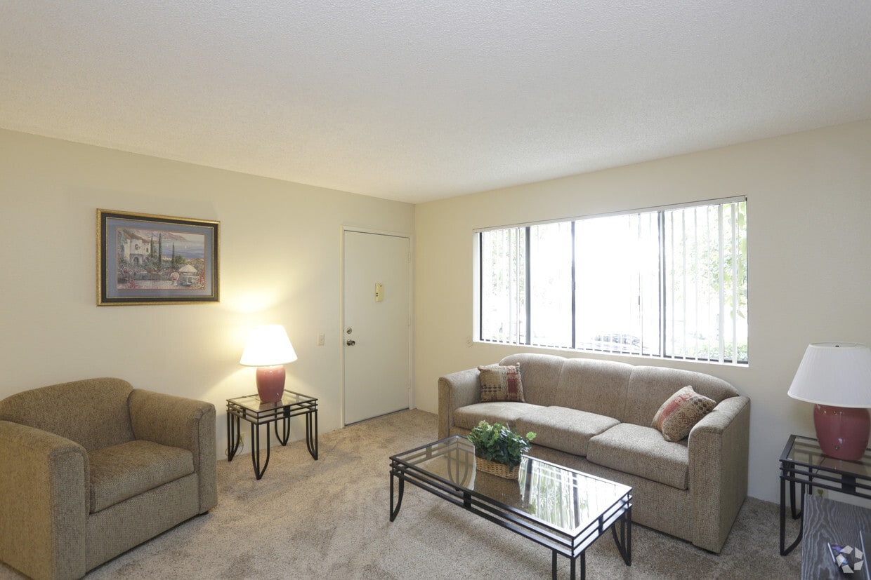 Foxwood Apartments San Diego