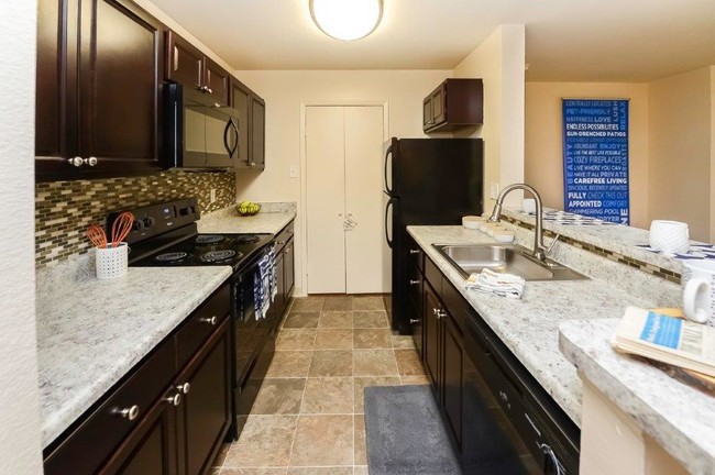 The Greens at Westgate Apartment Homes Apartments - 1800 Kenneth Rd ...