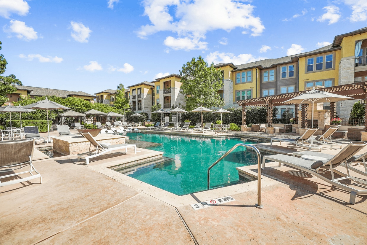 Grand At The Dominion Apartments