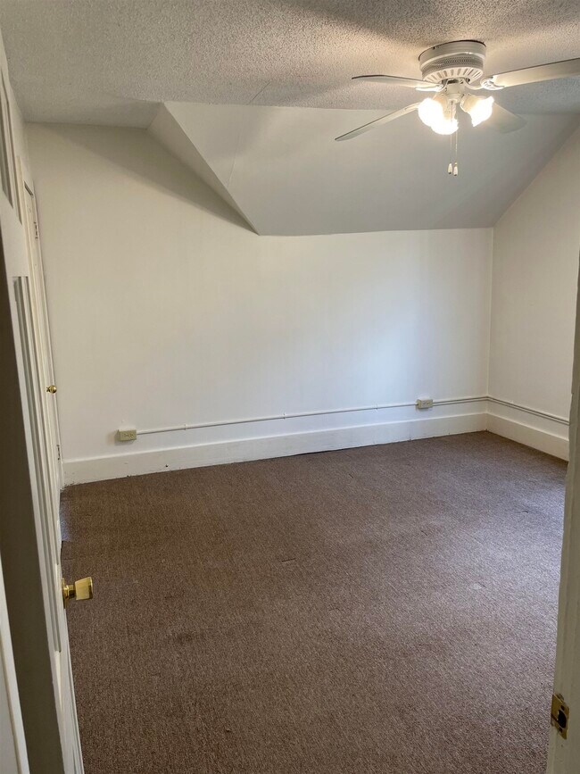 57 Fairfield St, Saint Albans City, VT 05478 - Room for Rent in Saint ...