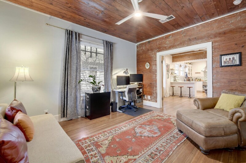 2504 E Cesar Chavez St, Austin, TX 78702 | Apartments.com