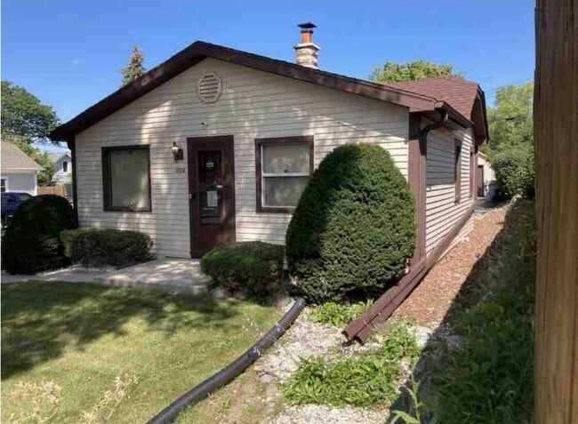4706 W Mill Rd, Milwaukee, WI 53218 - House Rental in Milwaukee, WI ...