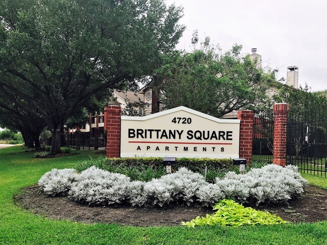 Brittany Square Apartments - Rosenberg, TX | Apartments.com