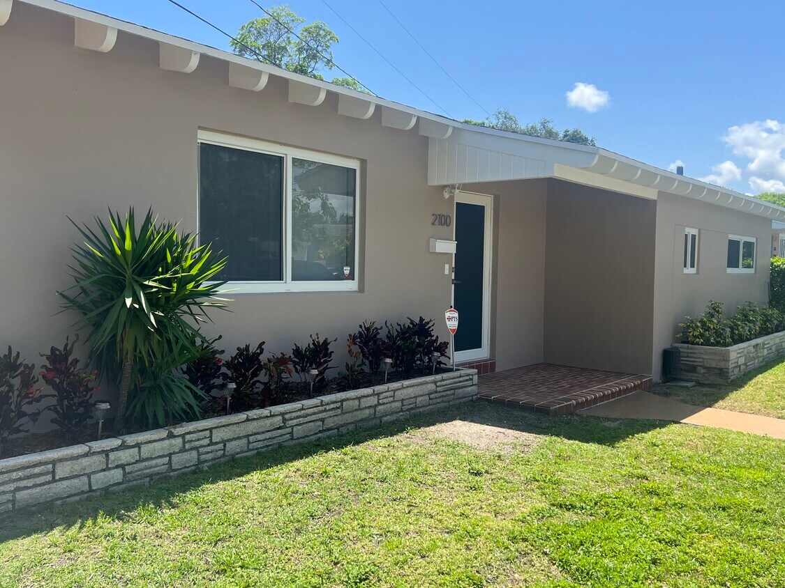 2100 SW 26th St, Miami, FL 33133 - House Rental in Miami, FL | Apartments.com