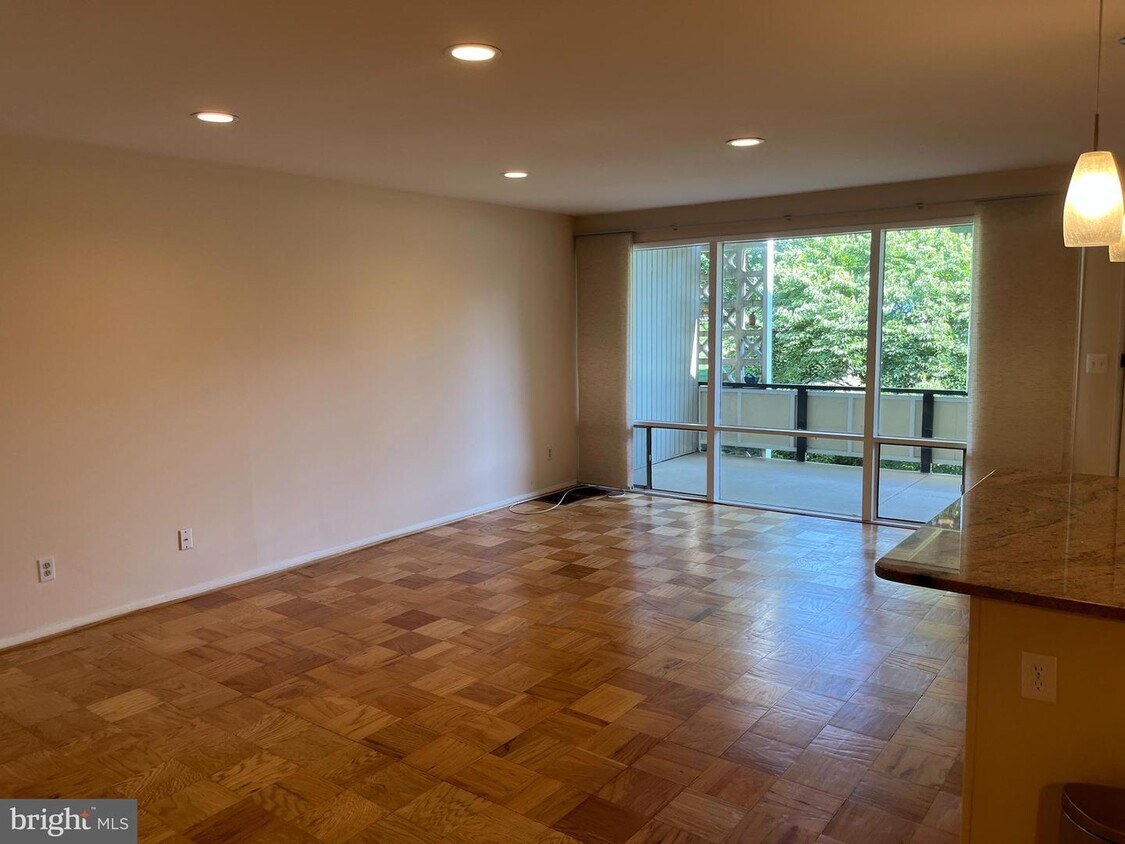 7513 Spring Lake Dr Unit 7513-C, Bethesda, MD 20817 - Room for Rent in ...