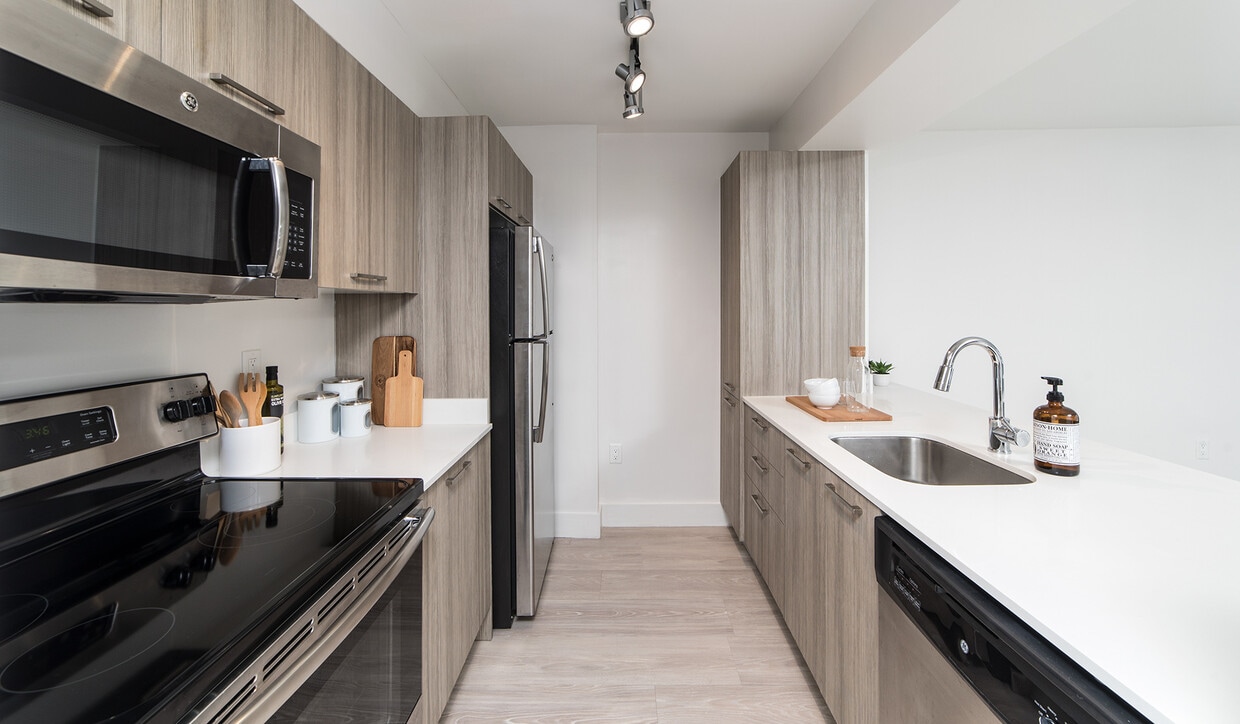 Bay Parc - 1756 N Bayshore Dr Miami, FL 33132 | Apartments.com