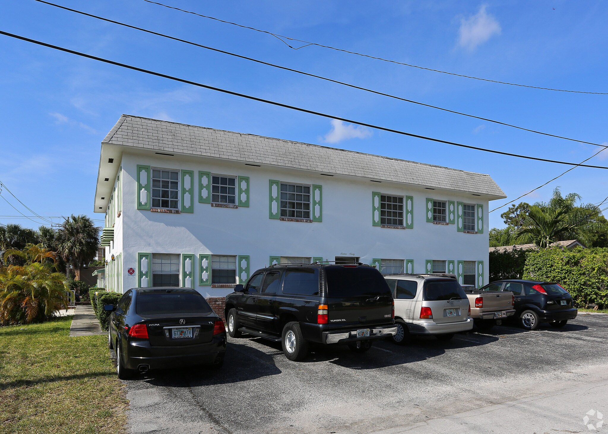 Oak Crest Apartments - 1690 Ne 32nd St Fort Lauderdale, FL 33334 ...