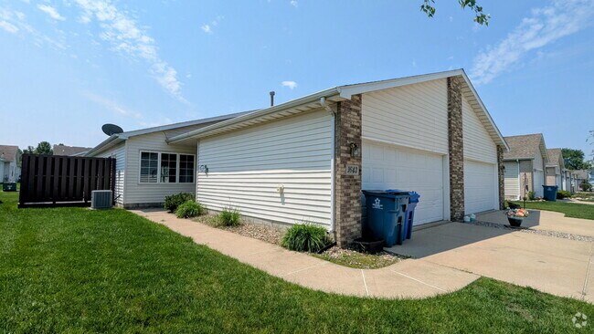 Prairie View Apartments for Rent with a Walk-In Closet - Crown Point ...
