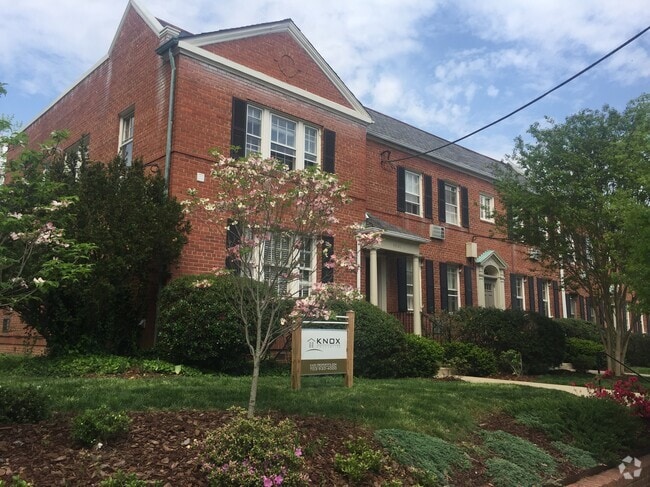 Best Luxury Spring Valley DC Townhouses for Rent - Washington, DC