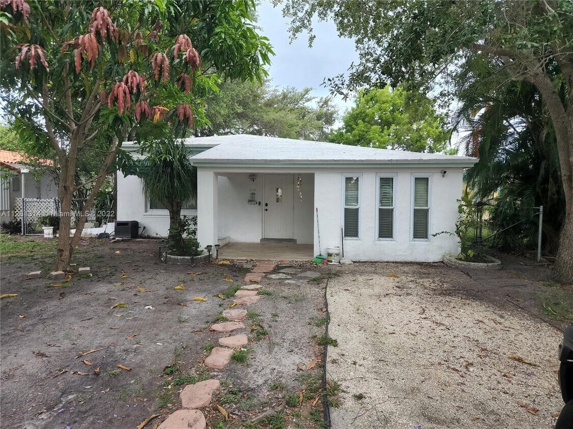2174 NE 182nd St, North Miami Beach, FL 33162 - House Rental in North Miami Beach, FL ...