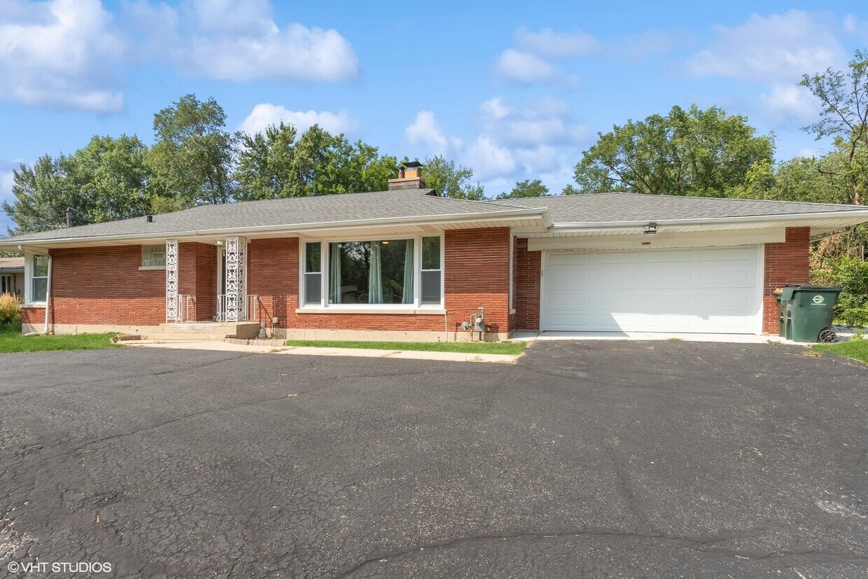 11460 73rd Pl, Burr Ridge, IL 60527 - House Rental in Burr Ridge, IL ...