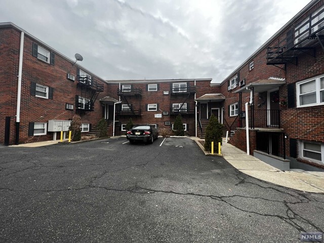 60 Main St Unit 7C, Lodi, NJ 07644 - Room for Rent in Lodi, NJ ...