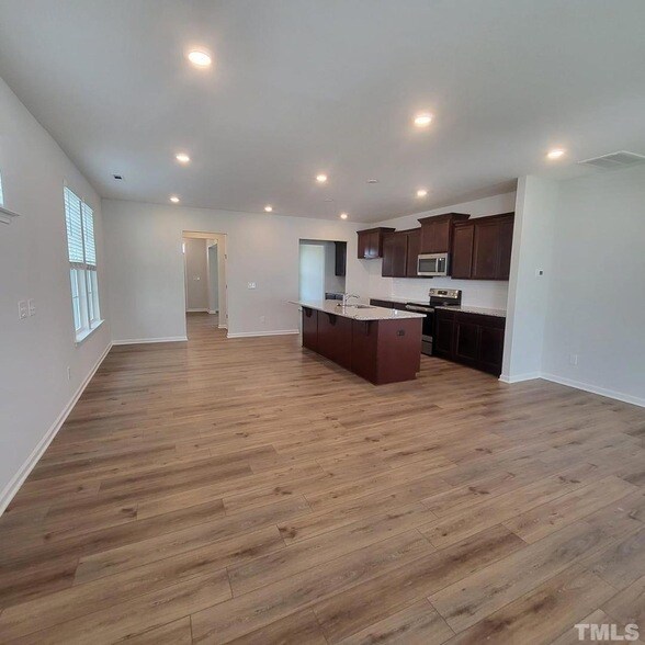 290 Blue Iris Pkwy Clayton, NC 27520 - Alquileres en Clayton, NC | Apartamentos.com