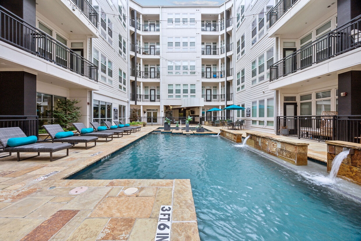 The Arts - 2611 Ross Ave Dallas, TX 75201 | Apartments.com