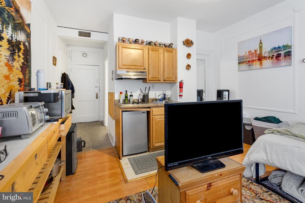 1324 Locust St Unit 417, Philadelphia, PA 19107 - Room for Rent in ...