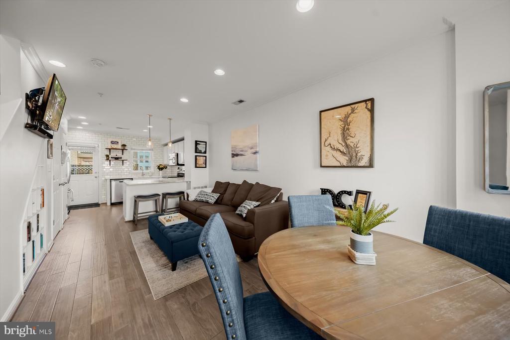 1043 5Th St SE, Washington, DC 20003 - Townhome Rentals in Washington ...