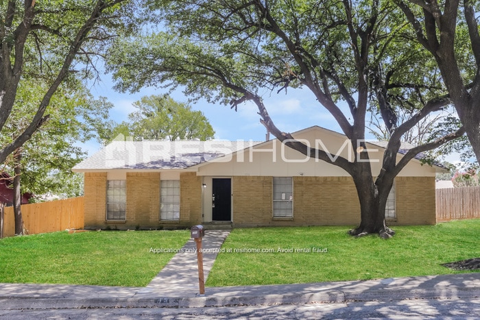 156 Crestwood Blvd, DeSoto, TX 75115 | Apartments.com