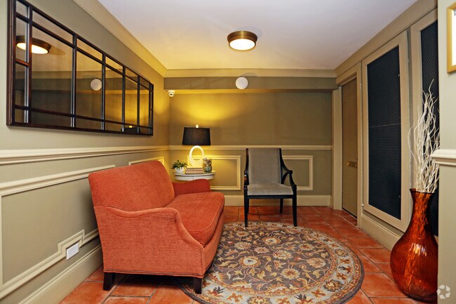 The Max Apartments Apartments - 5135 S Blackstone Ave Chicago, IL ...