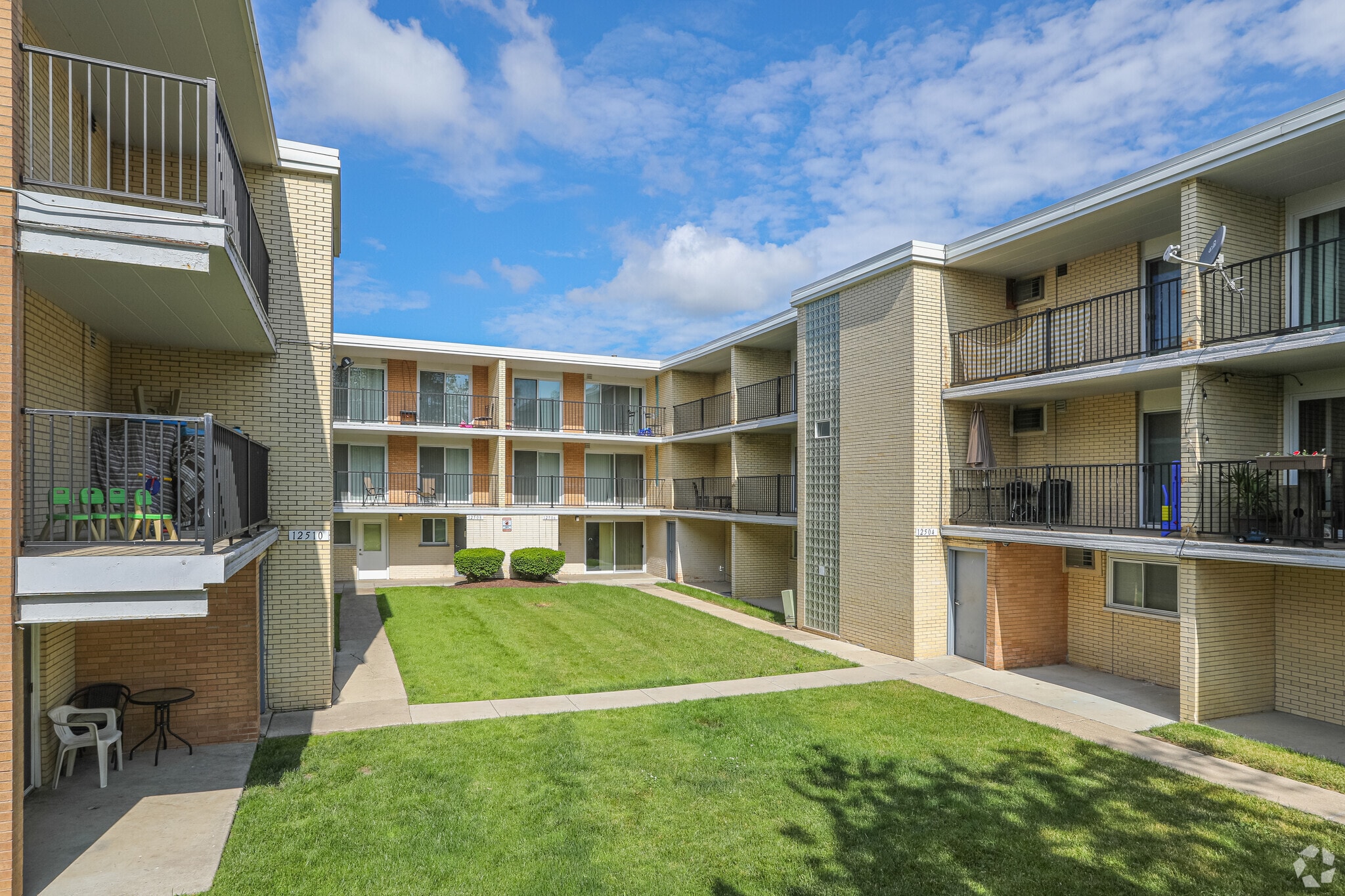 Meadow View Apartments - 12500 Fairview Ave Blue Island, IL 60406 ...