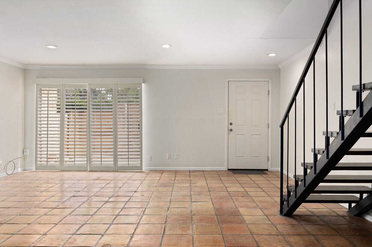 166 Elizabeth Rd Unit G, San Antonio, TX 78209 - Condo for Rent in San ...