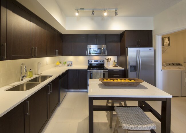 Solle Davie Luxury Apartments Apartments - 5500 S University Dr Davie ...