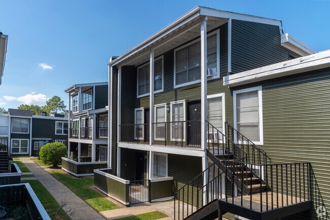 College Hill Apartments for Rent with a Dog Park - Baton Rouge, LA ...