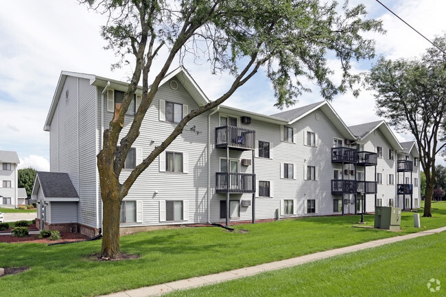 Apartments for Rent with a Walk-In Closet in Triangle Village, Waukee ...