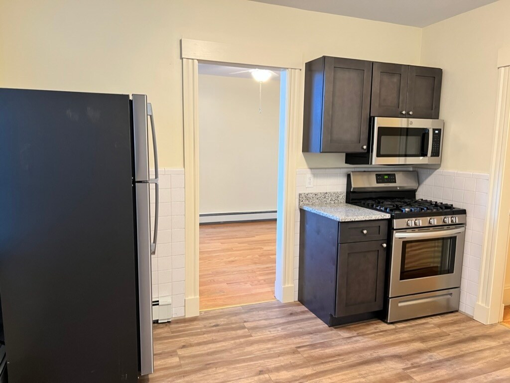 24 Boston St Unit 3R, Salem, MA 01970 - 24 Boston St Salem, MA 01970 ...