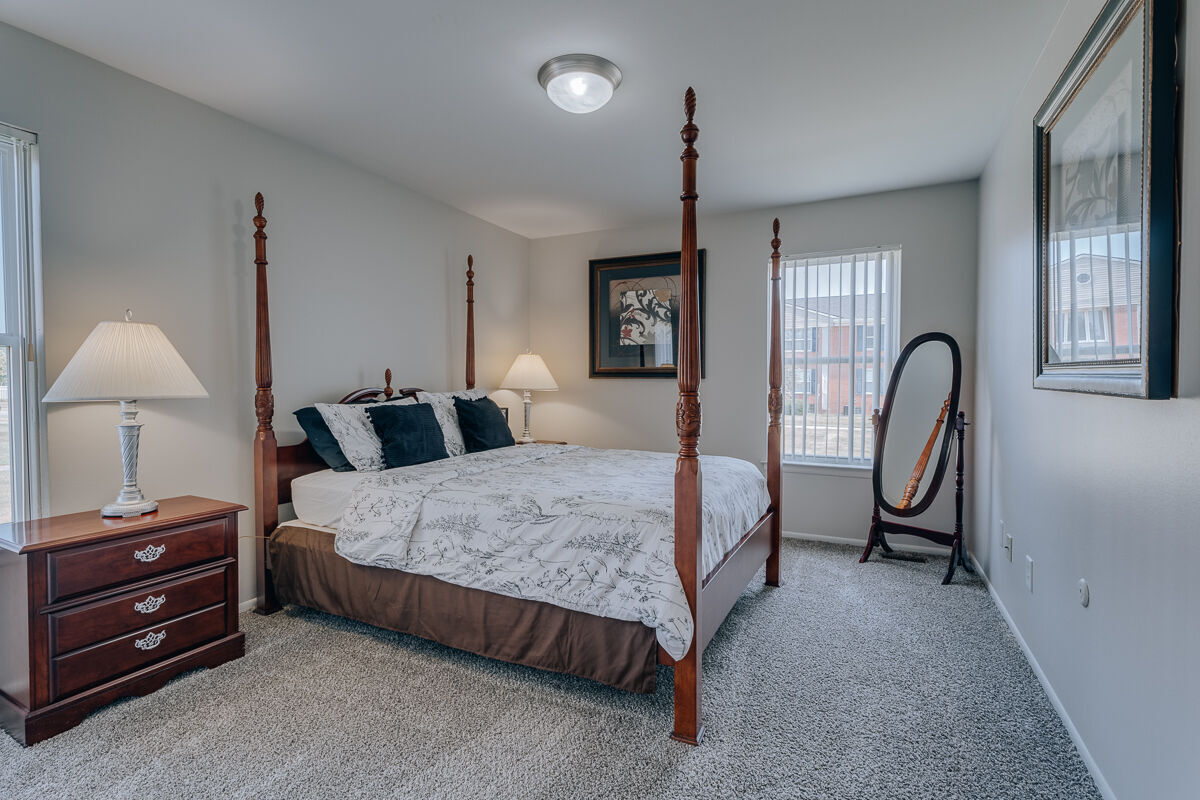 Canterbury Square - 2127 N Lovington Dr Troy, MI 48083 | Apartments.com
