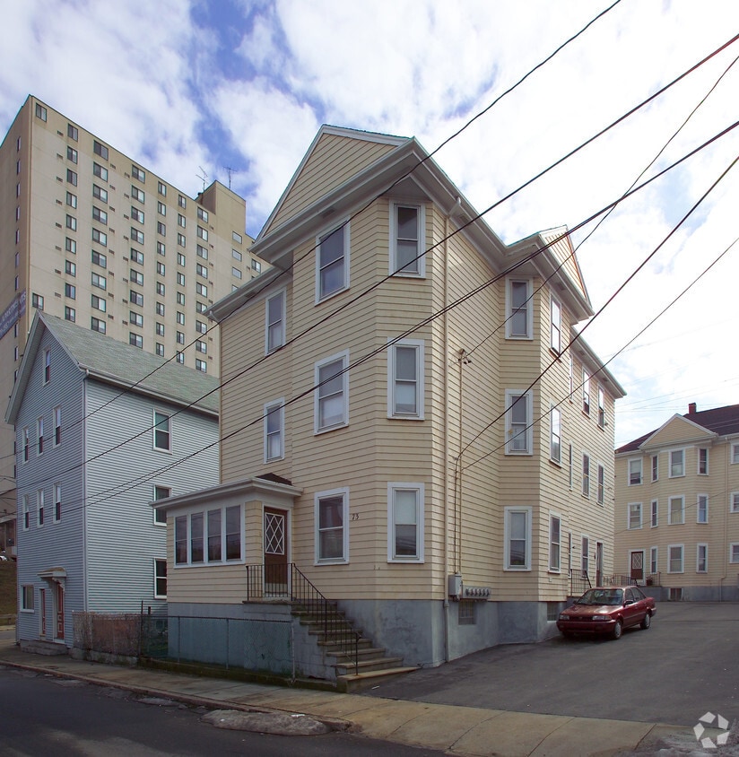 73 Spring St, Fall River, MA 02721 - 73 Spring St Fall River, MA 02721 ...