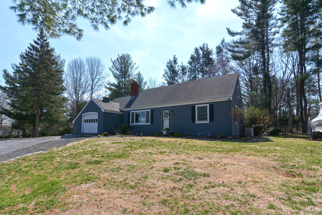 79 North St, Trumbull, CT 06611 - House Rental in Trumbull, CT ...