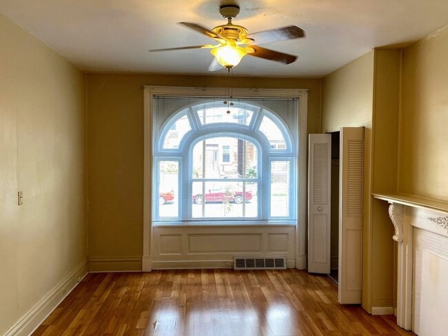 5526 Howe St Unit 1st Floor, Pittsburgh, PA 15232 - Room for Rent in ...
