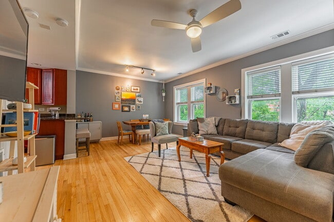 4023 N Mozart St, Chicago, IL 60618 - House Rental in Chicago, IL ...