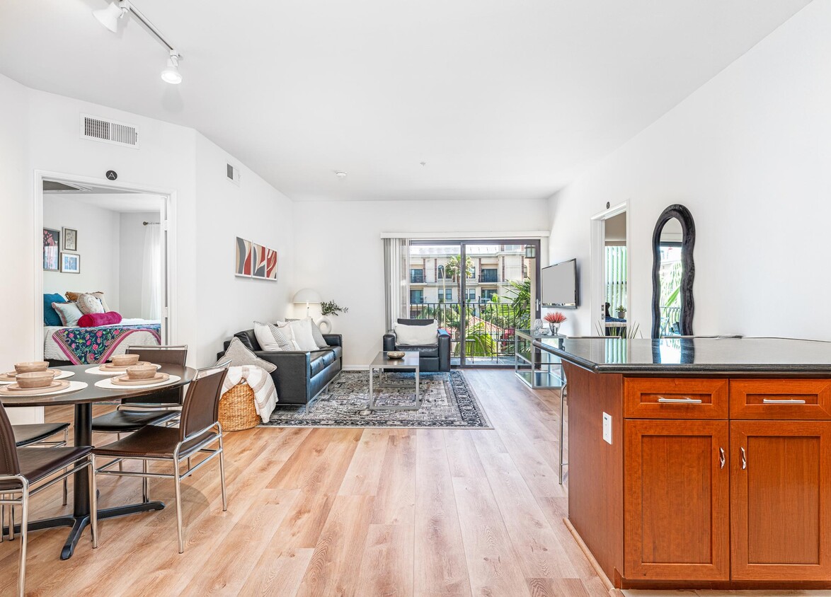 The Lorenzo Student Housing - 325 W Adams Blvd Los Angeles, CA 90007 ...